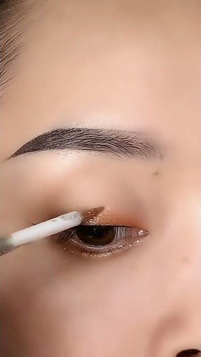 今日份的自拍 液体眼影提亮卧蚕 化妆视频 Youtube