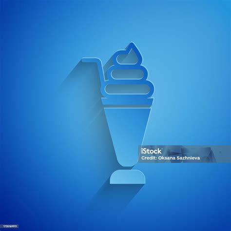 종이 컷 밀크쉐이크 아이콘은 파란색 배경에 분리되어 있습니다 뚜껑과 빨대가 있는 플라스틱 컵 종이 아트 스타일 벡터 0명에 대한 스톡 벡터 아트 및 기타 이미지 Istock