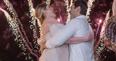 B Rbara Evans Se Emociona Ao Descobrir Sexo Do Beb Em Ch De Revela O Famosos