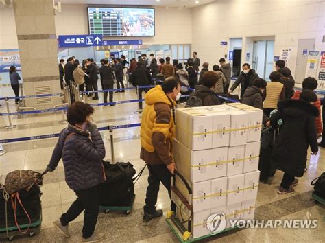 한일 여객선 잇단 재개 부관훼리 첫 운항 연합뉴스