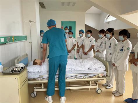 【护理培训】我院护理部开展新入职护士规范化培训 新闻动态 青岛大学医疗集团西海岸第二医院