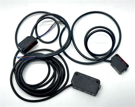 Yahooオークション Omron オムロン E3z R61 Keyence キーエンス 12