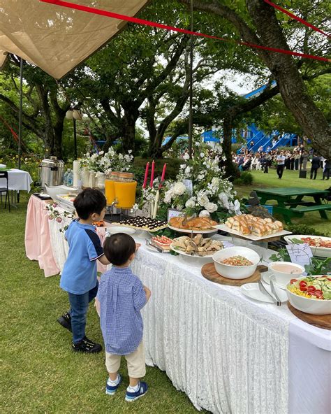 한스패밀리 L 제주케이터링•제주웨딩•기업케이터링•제주출장뷔페 소길리 꽃머채 팬션에서 진행된 꽃같이 아름다운 결혼식이었어요🌸 팬션 사장님의 아드님 결혼식으로 꽃이 가득한