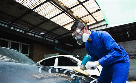 기업가 사업가 중소기업 소유자 차고 자동차 수리점 화가 점프 수트와 먼지 마스크를 착용 차를 연마 30 34세에 대한 스톡 사진 및 기타 이미지 Istock