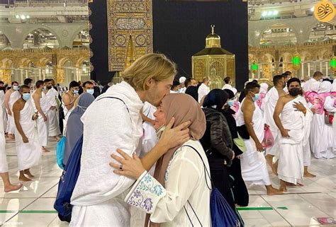 ستاره مشهور فرانسوی مسلمان شدعکس