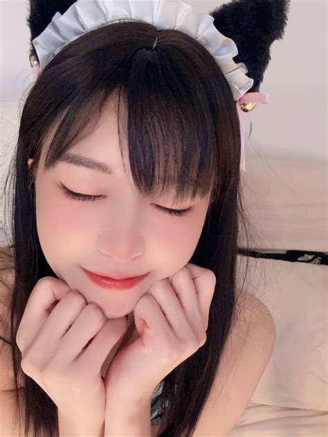 푸딩 다파 파란색과 흰색 줄무늬 고양이 V2ph