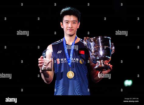 Chinas Li Shi Feng Celebrates Victory Over Shi Yu Qi Not Pictured In