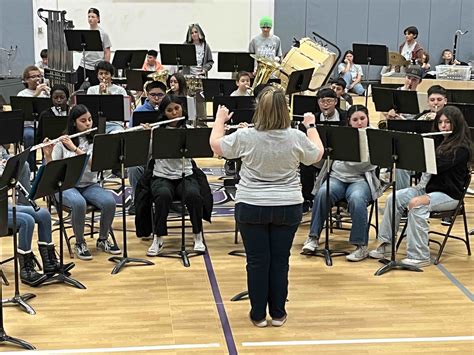 Madison Middle School Band Play Best Of Queen