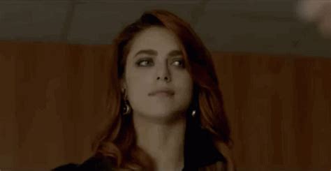Shy Look 