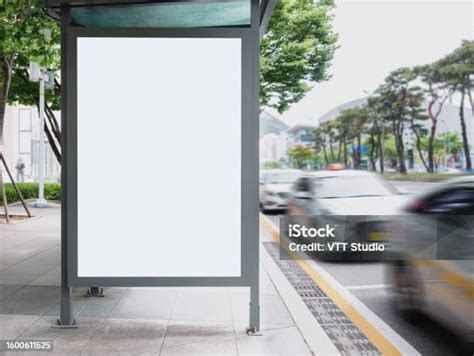 빈 흰색 배너 라이트 박스 버스 정류장 도시 거리의 미디어 광고 실물 모형에 대한 스톡 사진 및 기타 이미지 실물 모형 버스 정류장 표지판 버스 정류장 건축물