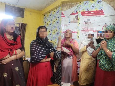 Mp Indore Sex Racket Busted Police Arrested West Bengal Women खजराना इलाके में देह व्यापार 6