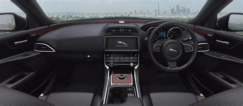新世代ディーゼルを搭載したジャガー『xe』『xf』にスポーティな限定車登場 Autosport Web