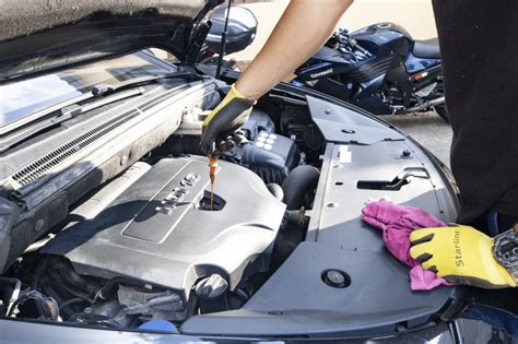 자동차 엔진오일의 역할과 올바른 윤활 장치 점검하는 방법 및 교환 주기 알아보기 Itcarspot