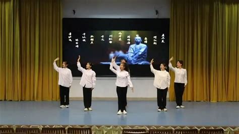 七人手语朗诵表演 腾讯视频