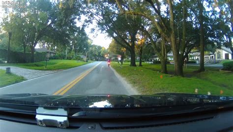 Reversing In The Traffic Circle Thats Not How Circles Work R Idiotsincars