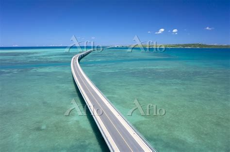 沖縄県 宮古島 伊良部大橋 33168860 の写真素材 アフロ
