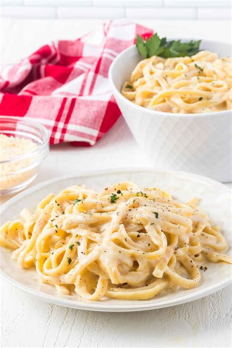 Homemade Garlic Fettuccine Alfredo 365 Days Of Baking