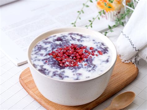鲜奶紫米粥 小熊粥铺官网丨一只暖心熬粥的熊熊广西粥铺领先品牌加盟热线 400 808 2261