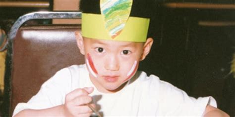 성형외과 의사들이 황금비율로 극찬했던 가수의 어릴 적 사진 뉴스에이드