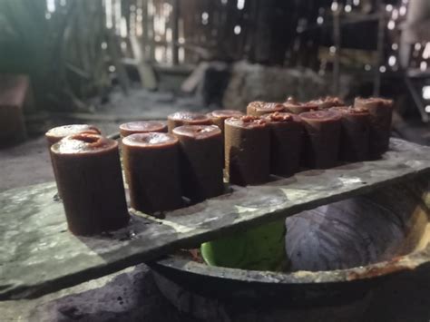 Desa Banjar Sentral Produksi Gula Aren Di Banyuwangi