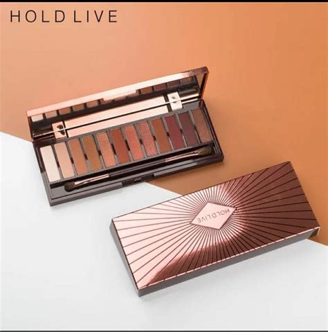 Naked Holdlive
