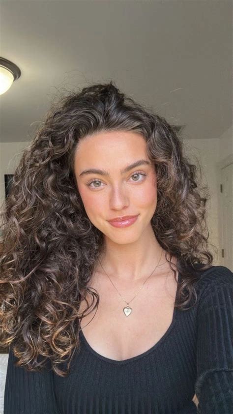 Women девушка Haarstijlen Krullend Haar Krullend Haar Haarstijlen