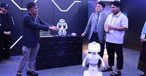 បុគ្គលិកអប់រំ និងគ្រូបង្រៀនកម្ពុជា