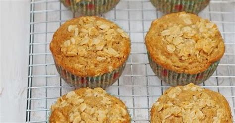 Мъфини с ябълково пюре и овесени ядки