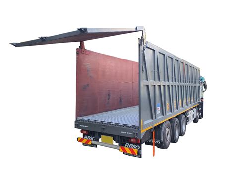 우드칩톱밥 운송차량 워킹플로어전문가들