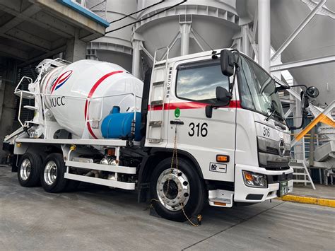 矢田部明子 On Twitter ついに！ついに！ コンクリートミキサー車 働くクルマ Ube三菱セメント