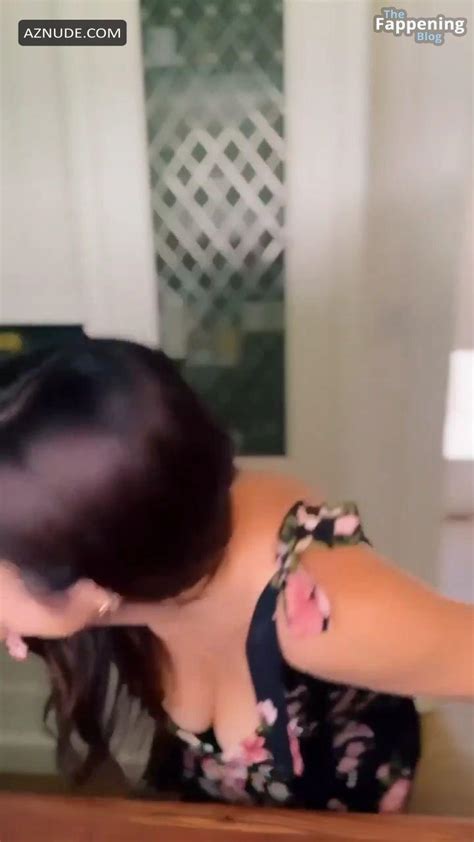 TIFFANI THIESSEN Nude AZNude