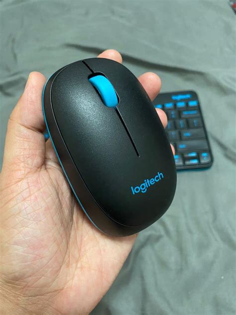 Logitech Wireless Keyboard K240 And Mouse M212 Computers And Tech Parts And Accessories Computer