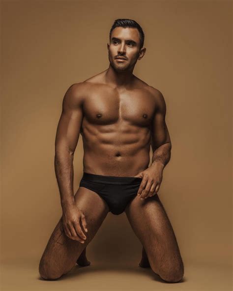 model diego gonzalez zuniga matthew s island