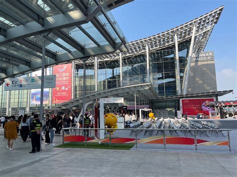 Good Morning Guangzhou Who Is On The Canton Fair Today 25 Years Back