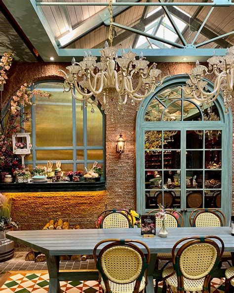 10 Cafe Ala Emily In Paris Di Jakarta Interiornya Bikin Terpikat Nibble