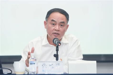 【聚焦】张兆祥赴中建三局开展基层联系点调研并讲授专题党课澎湃号·政务澎湃新闻 The Paper