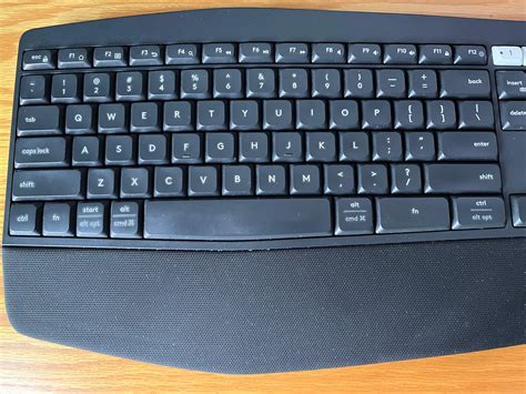 Logitech K850 M720 Computers And Tech Parts And Accessories Computer Keyboard On Carousell