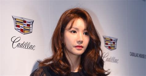 정아 풍성한 헤어로 우아한 느낌 완성