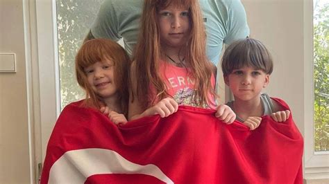 Athena Gökhandan Sonra Kardeşi Hakan Özoğuz Da Boşanıyor 10 Yıllık