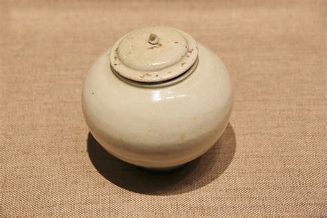 白瓷罐辽代 文物考古 文化艺术 摄影素材 汇图网www huitu