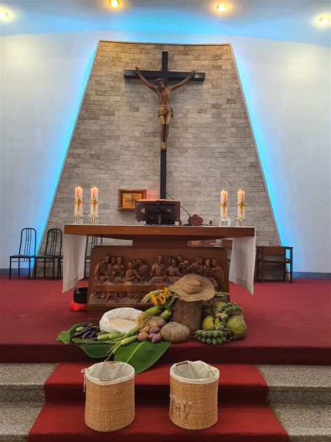 🕯2022년 7월 17일🕯 연중 제16주일 And 농민주일 오늘 말씀은 예수님의 발치에 앉아 말씀에 귀 기울이는 마리아와 땀을 흘리며 적극적인 봉사활동을 하는 마르타를 비유한