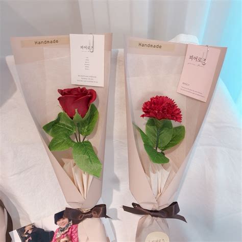 실물보장기념일에 사랑받는 카네이션 꽃한송이꽃다발 에이블리