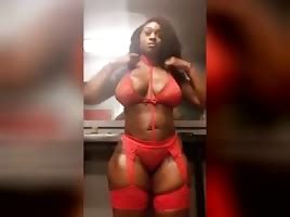 Mmb Oiling Her Body Shesfreaky