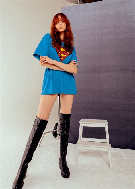 ESZTER AGENCIA MODEL MANAGEMENT