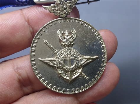 เหรียญแพรแถบ สนองเสรีชน แพรเดิมๆ สภาพสวย เหรียญ Numsatang ขายเหรียญและธนบัตร Inspired By