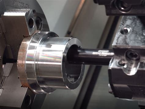 Internal Broaching With Static And Live Toolholder