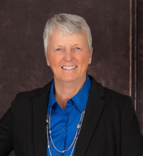 Nancy Q Headshot 2019 2 Nancy Quarcelino School Of Golf