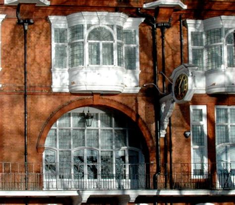 The Clock House Chelsea Embankment London Sw3 Designed By Richard