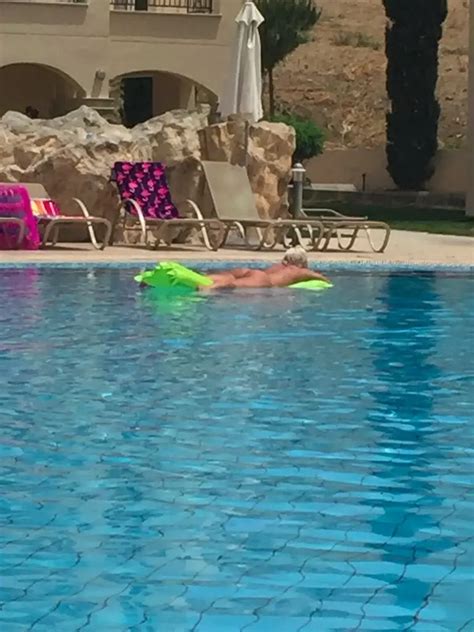 In The Pool Scrolller