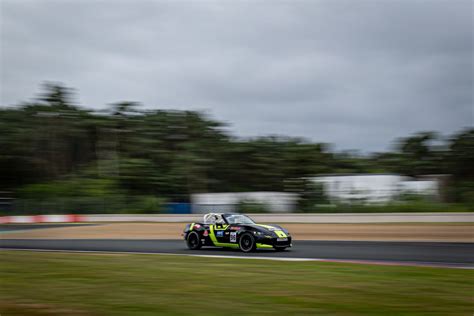 Daan De Graaff De Snelste In De Kwalificatie Mazda Mx 5 Cup